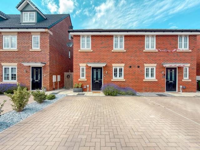 3 bedroom semi detached house for sale