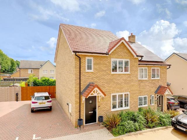 3 bedroom semi detached house for sale