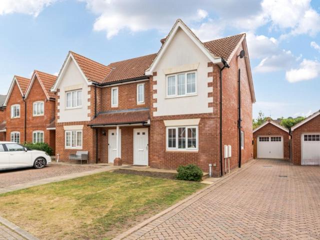 3 bedroom semi detached house for sale