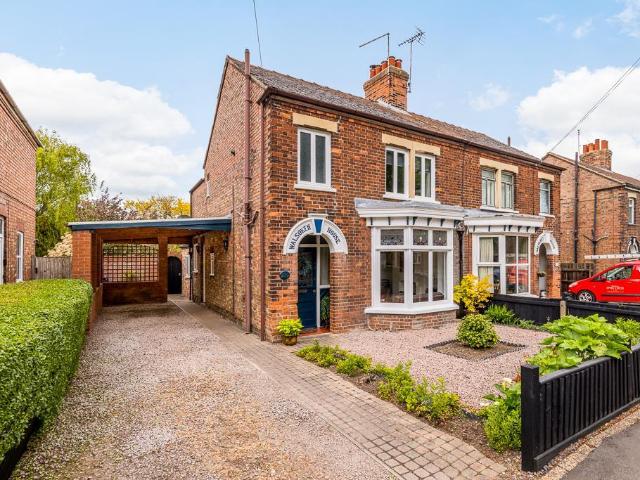 3 bedroom semi detached house for sale