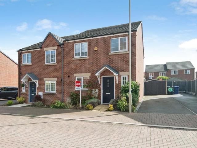 3 bedroom semi detached house for sale