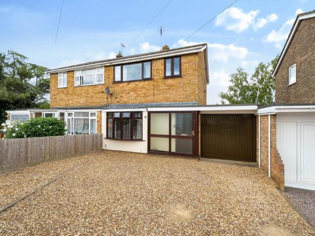 3 bedroom semi detached house for sale