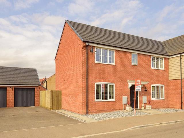 3 bedroom semi detached house for sale