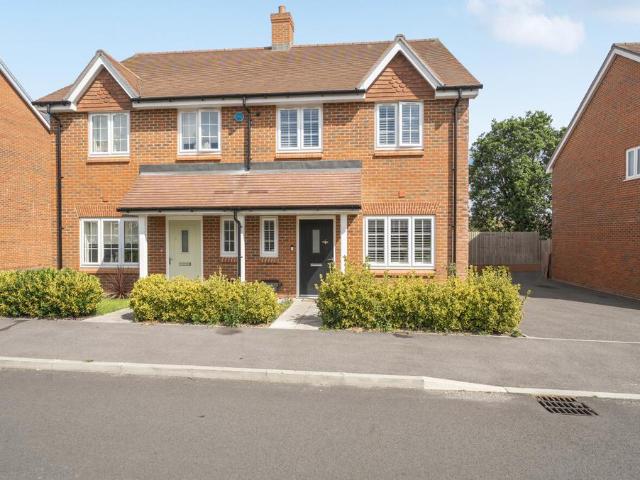 3 bedroom semi detached house for sale