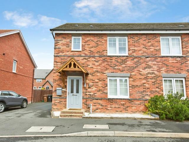 3 bedroom semi detached house for sale