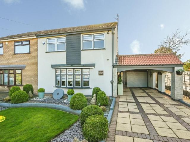 3 bedroom semi detached house for sale