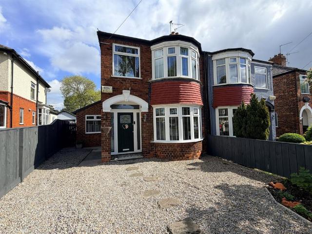 3 bedroom semi detached house for sale