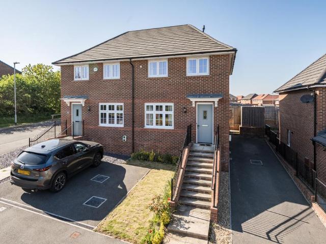 3 bedroom semi detached house for sale