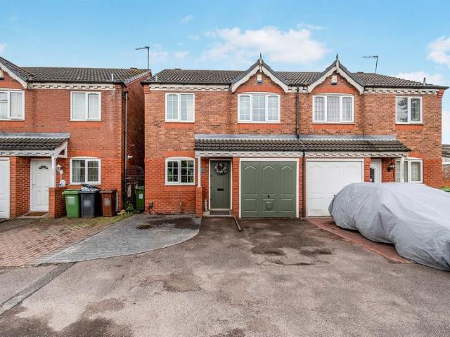 3 bedroom semi detached house for sale