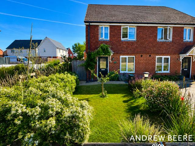 3 bedroom semi detached house for sale