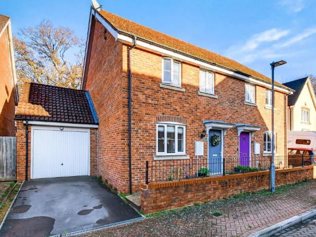 3 bedroom semi detached house for sale