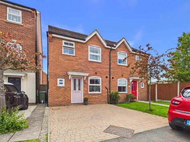 3 bedroom semi detached house for sale