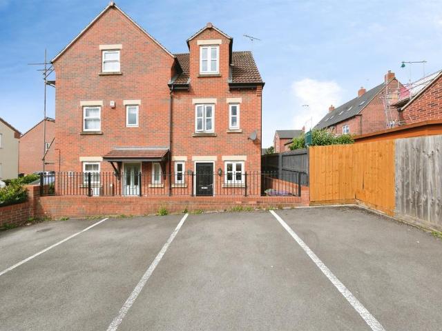 3 bedroom semi detached house for sale