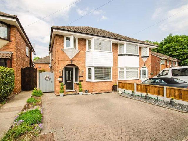 3 bedroom semi detached house for sale