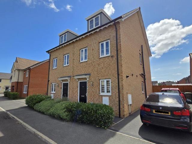 3 bedroom semi detached house for sale