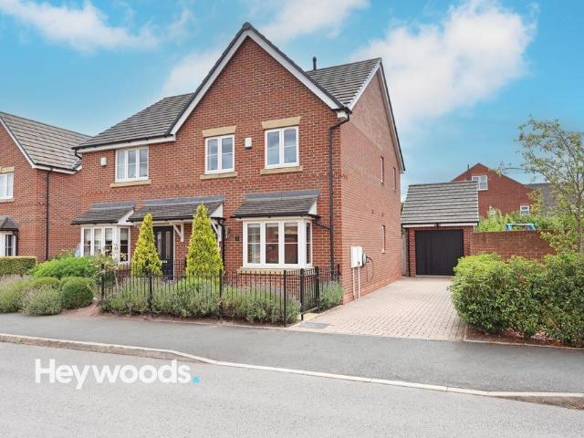 3 bedroom semi detached house for sale