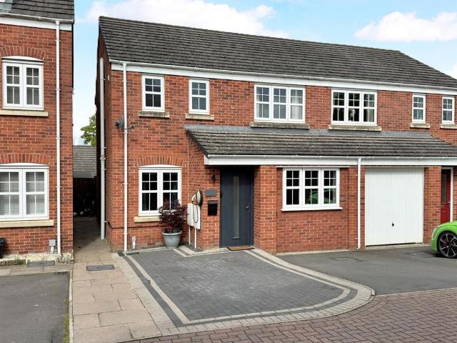 3 bedroom semi detached house for sale