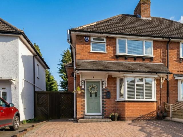 3 bedroom semi detached house for sale