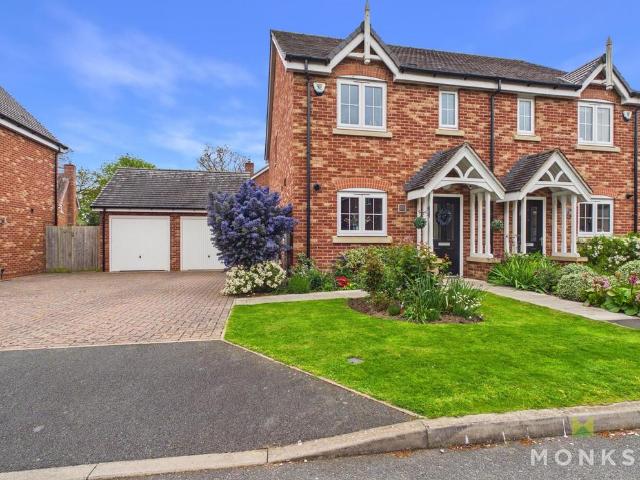 3 bedroom semi detached house for sale