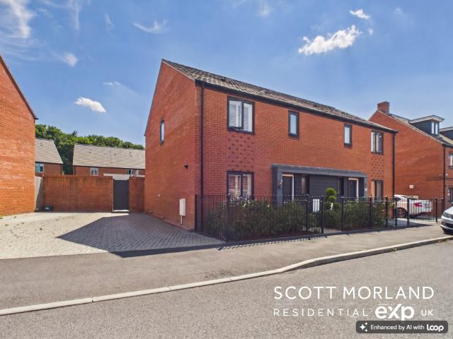 3 bedroom semi detached house for sale