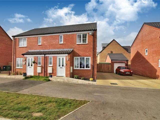 3 bedroom semi detached house for sale