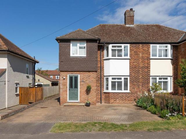 3 bedroom semi detached house for sale