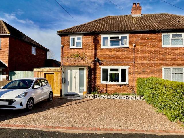 3 bedroom semi detached house for sale