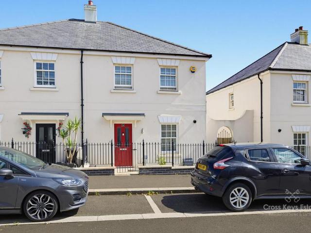 3 bedroom semi detached house for sale
