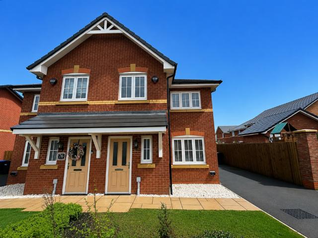 3 bedroom semi detached house for sale