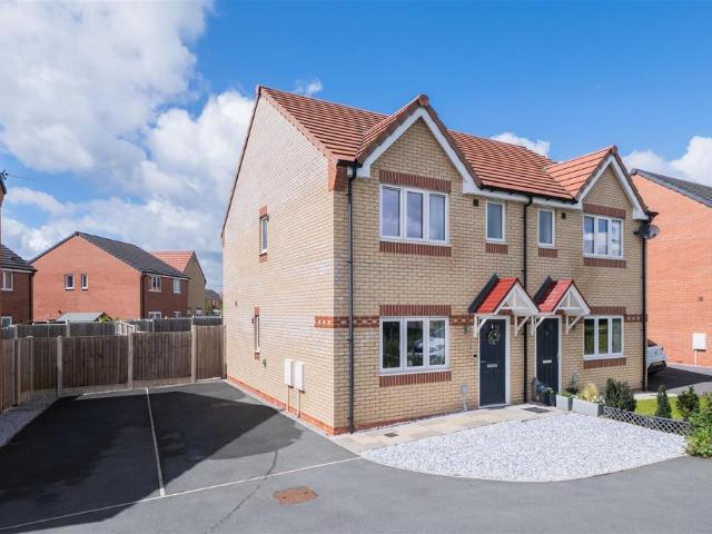 3 bedroom semi detached house for sale