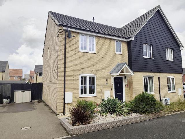 3 bedroom semi detached house for sale