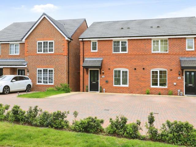 3 bedroom semi detached house for sale
