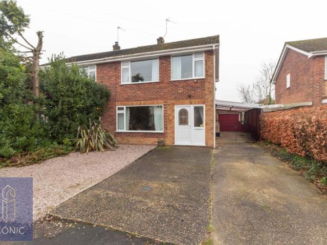 3 bedroom semi detached house for sale