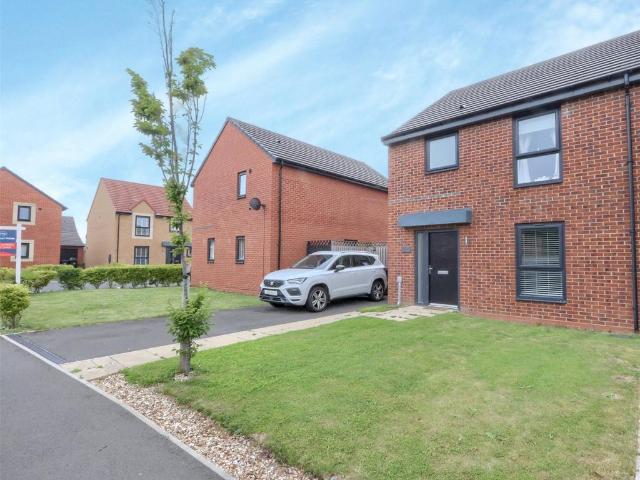 3 bedroom semi detached house for sale