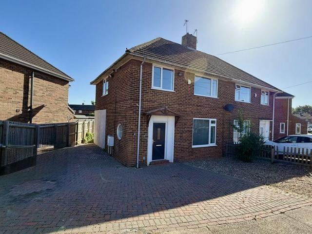 3 bedroom semi detached house for sale