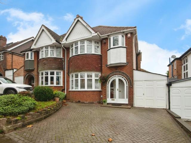 3 bedroom semi detached house for sale