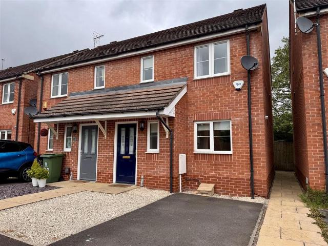 3 bedroom semi detached house for sale