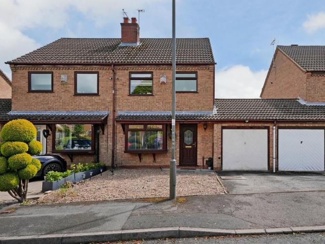 3 bedroom semi detached house for sale