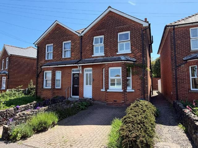 3 bedroom semi detached house for sale