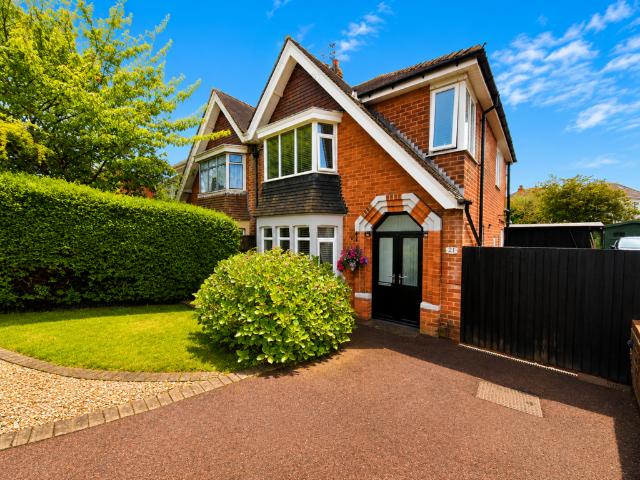 3 bedroom semi detached house for sale