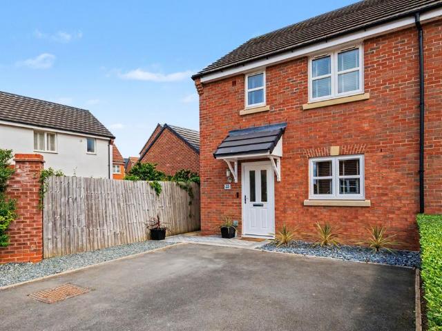 3 bedroom semi detached house for sale