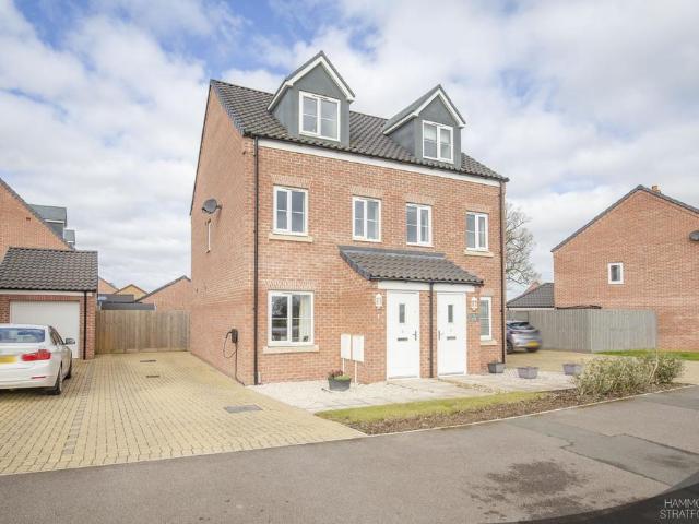 3 bedroom semi detached house for sale