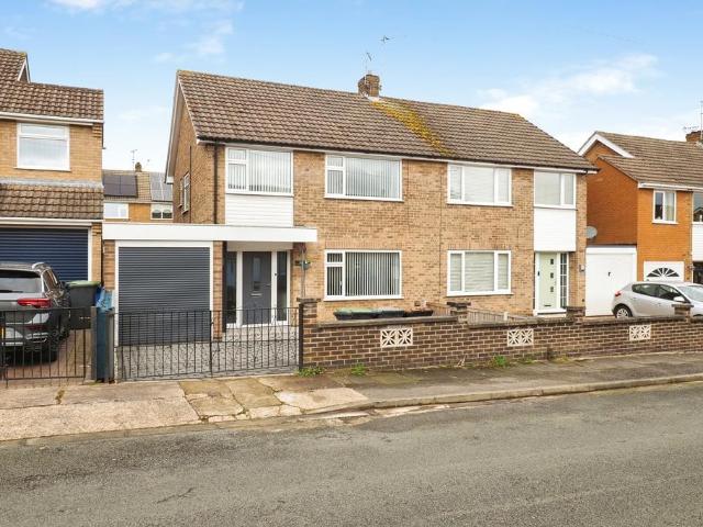 3 bedroom semi detached house for sale