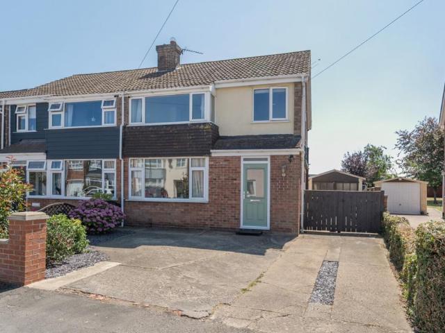 3 bedroom semi detached house for sale