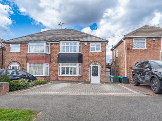 3 bedroom semi detached house for sale