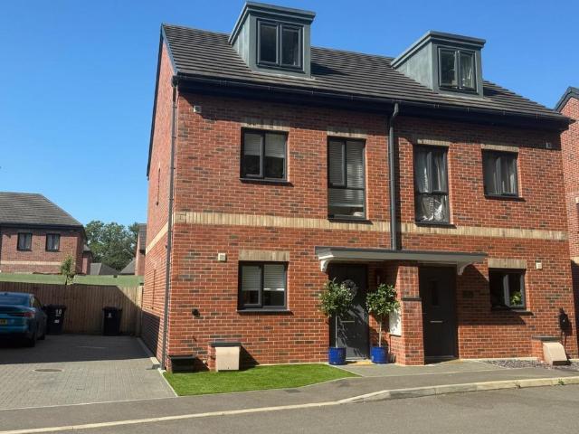 3 bedroom semi detached house for sale