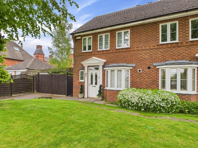 3 bedroom semi detached house for sale