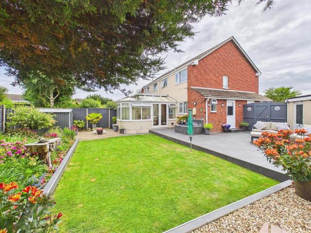 3 bedroom semi detached house for sale