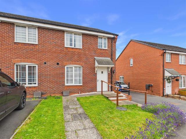 3 bedroom semi detached house for sale
