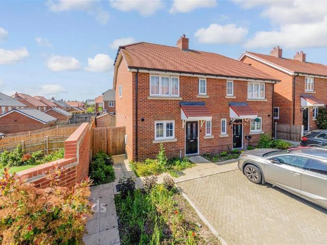 3 bedroom semi detached house for sale